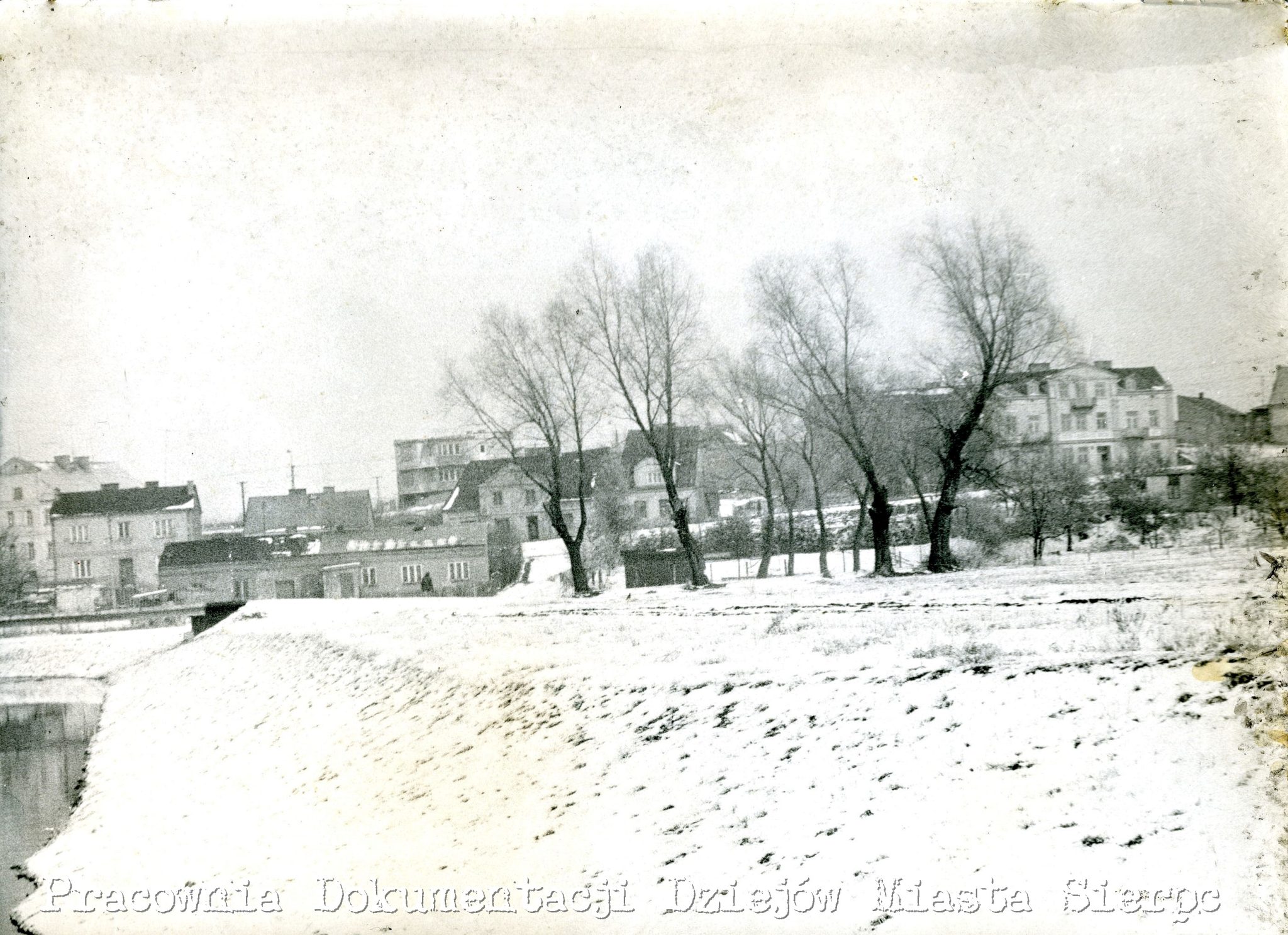 Widok od strony rzeki Sierpienicy na tzw. Włóki i ul. 22-Lipca (po 1990 ...